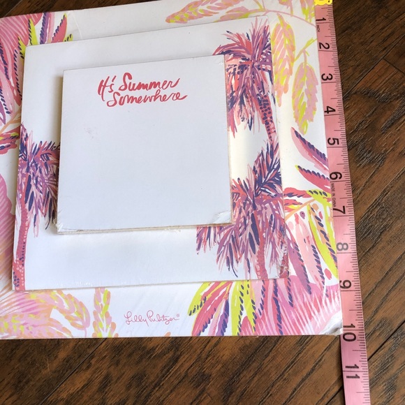 Lilly Pulitzer | Office | Lilly Pulitzer Desk Notebook Paper Set Gold ...